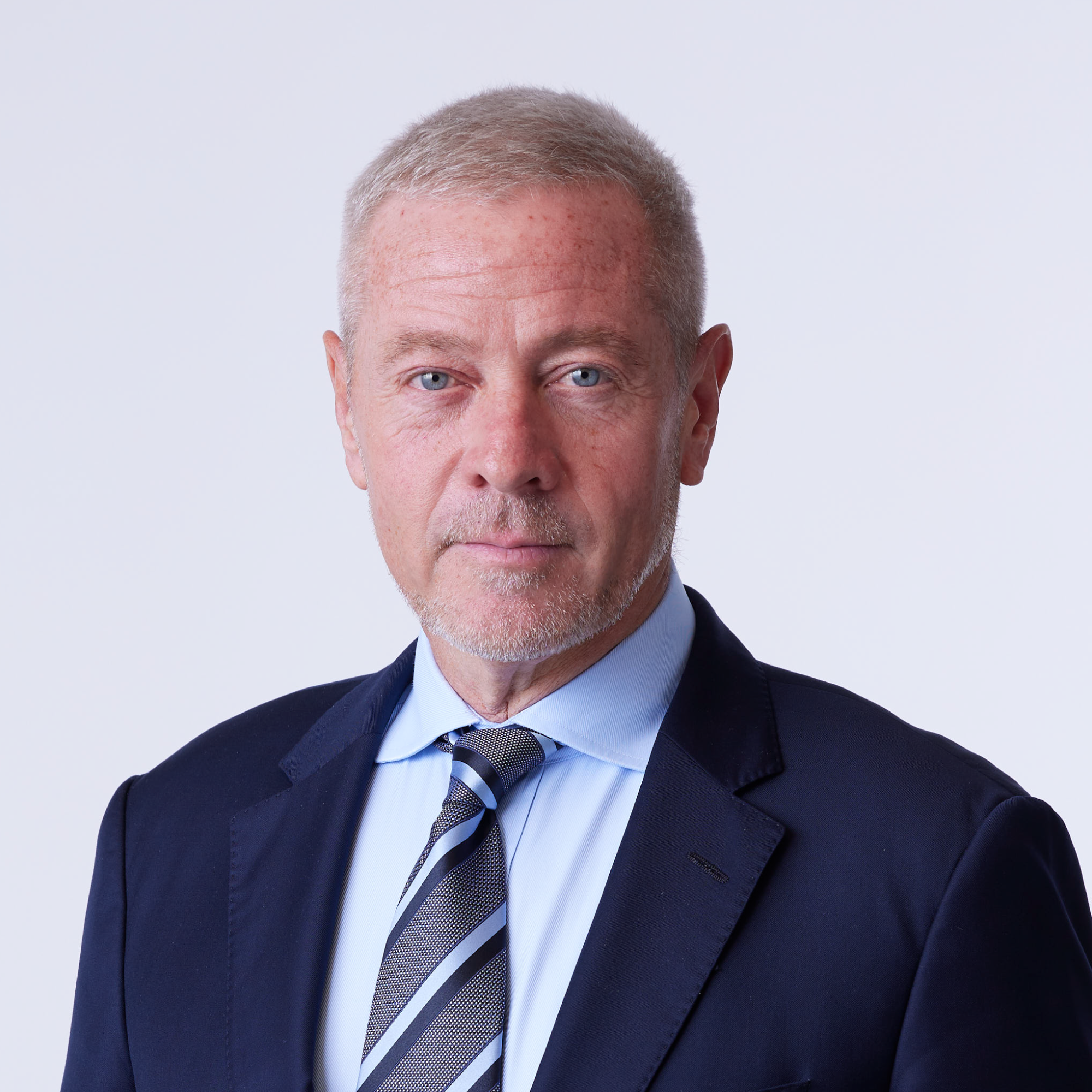 Management Team | Company | AVANT GROUP CORPORATION